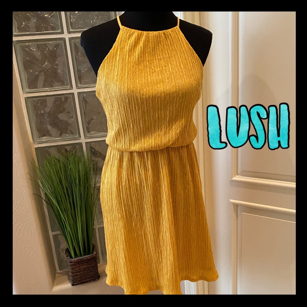 Beautiful Lush Golden Figure Flattering Dress - Gem
